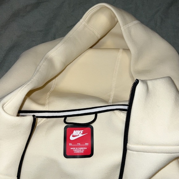 Nike | Pants | Nike Tech Fleece Set 2xtall Coconut Milkblack Fb792113 ...